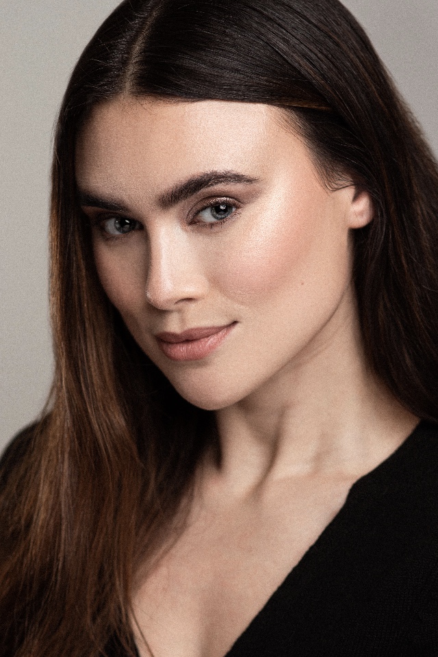 Hannah Collins's Instagram, Twitter & Facebook on IDCrawl